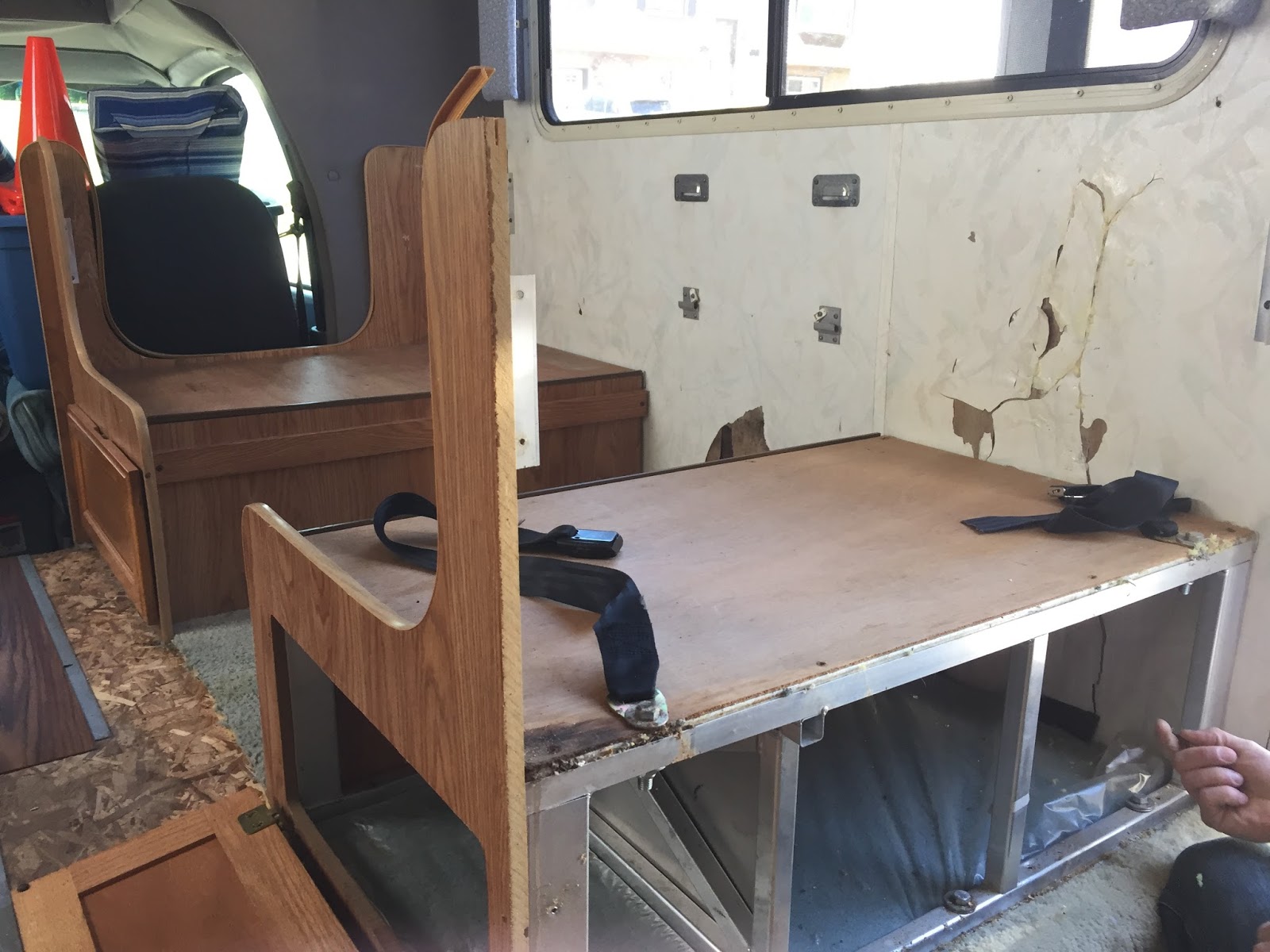 The Blonde (now Brunette!) and the Dizzy Dogs: RV Renovations Continue ...