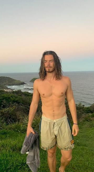 Alexis_Superfan's Shirtless Male Celebs: Sam Corlett shirtless IG story ...