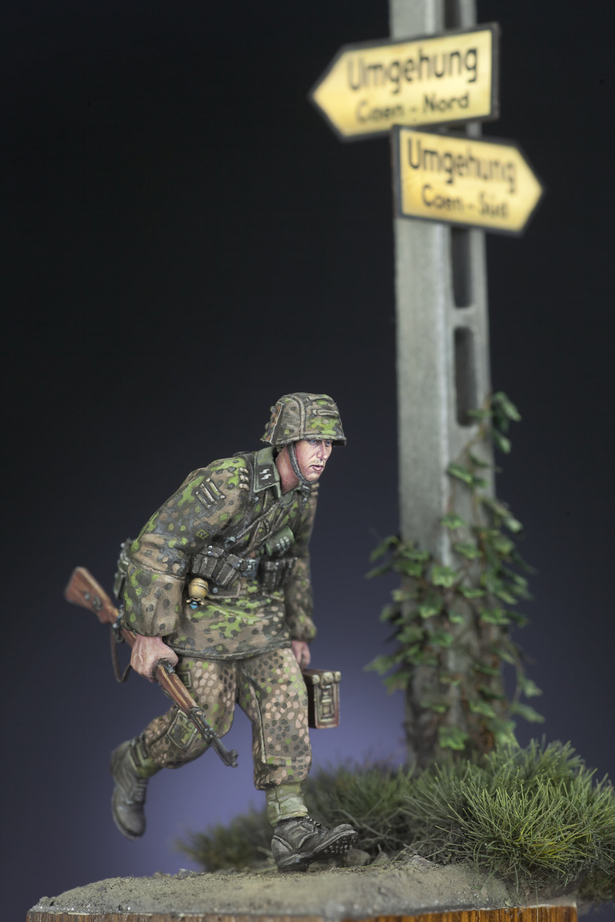 PERSPECTIVES IN MINIATURE: Rado Miniatures - SS-Sturmmann 25th SS Pz ...