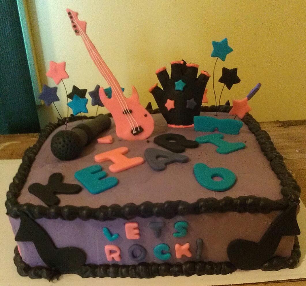 Twinks Cake and Cupcake Studio: Rockstar Cake
