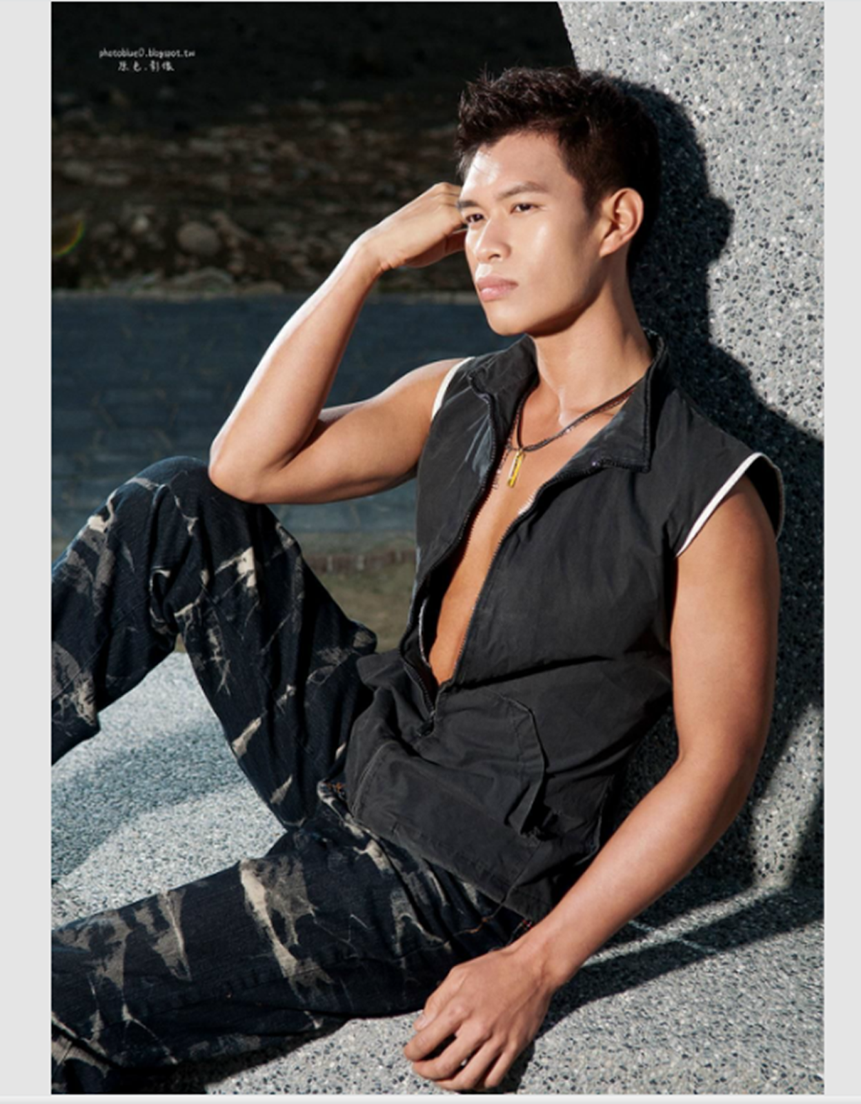 HOT MALE MODELS: Blue Man 37