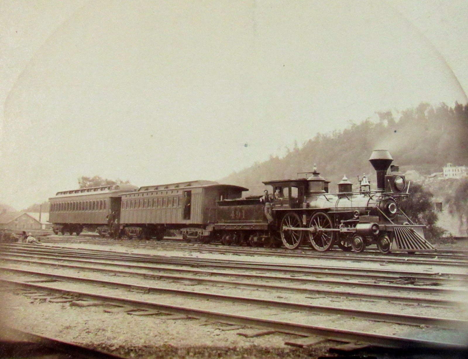 Vintage Railroad Pictures: Old time New York Central train at Little Falls