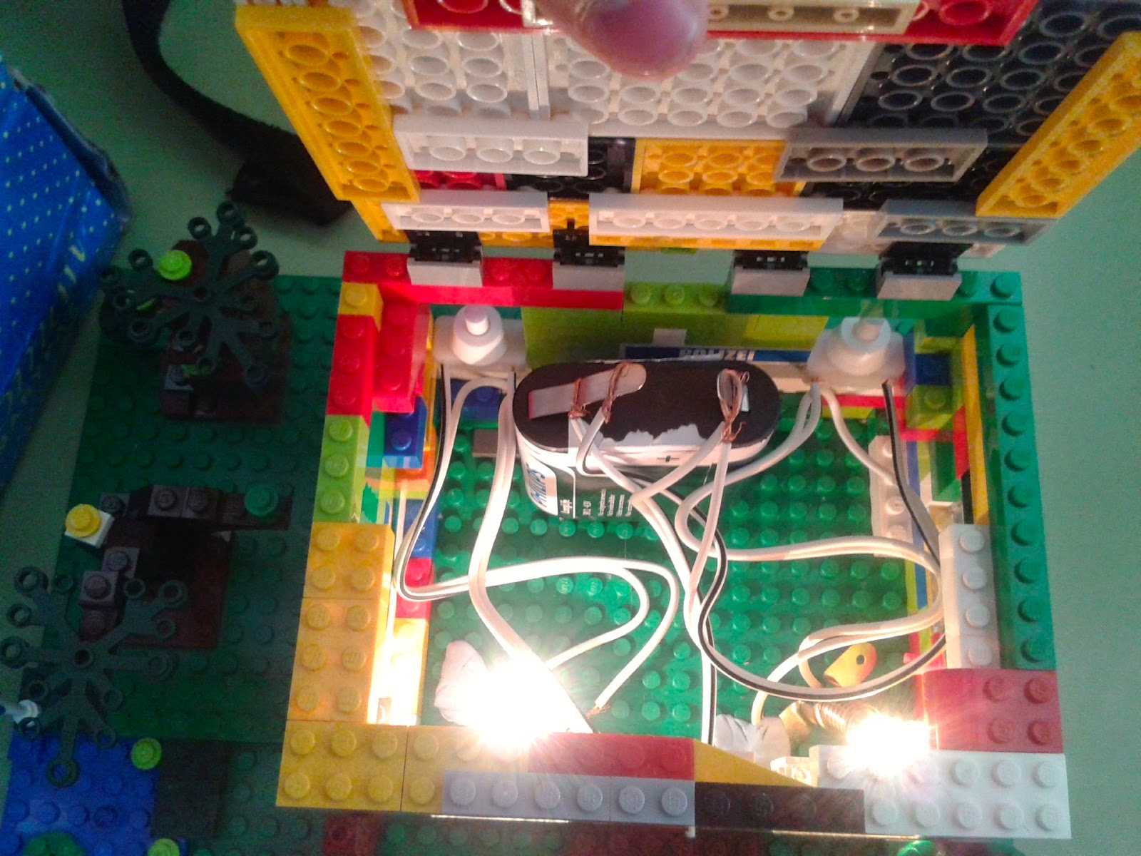 Made in England: ELECTRICITY AND MAGNETISM