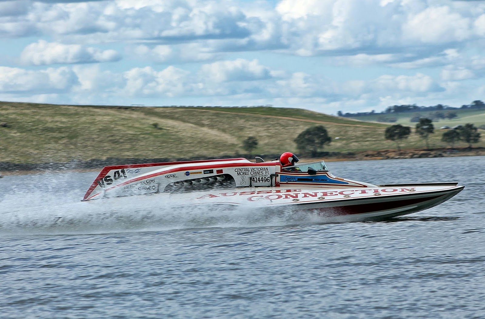 AUSSIE SKIBOATS: GRIFFITH CUP; "AUSSIE CONNECTION" ...the return of a ...