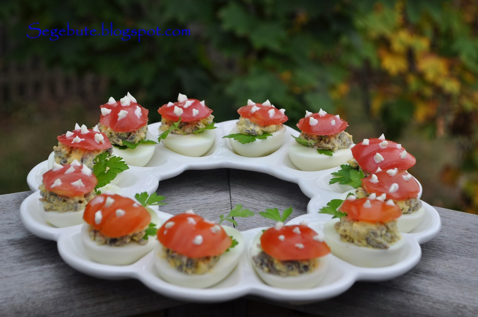 SEGEBUTĖS UŽRAŠAI: Įdaryti kiaušiniai