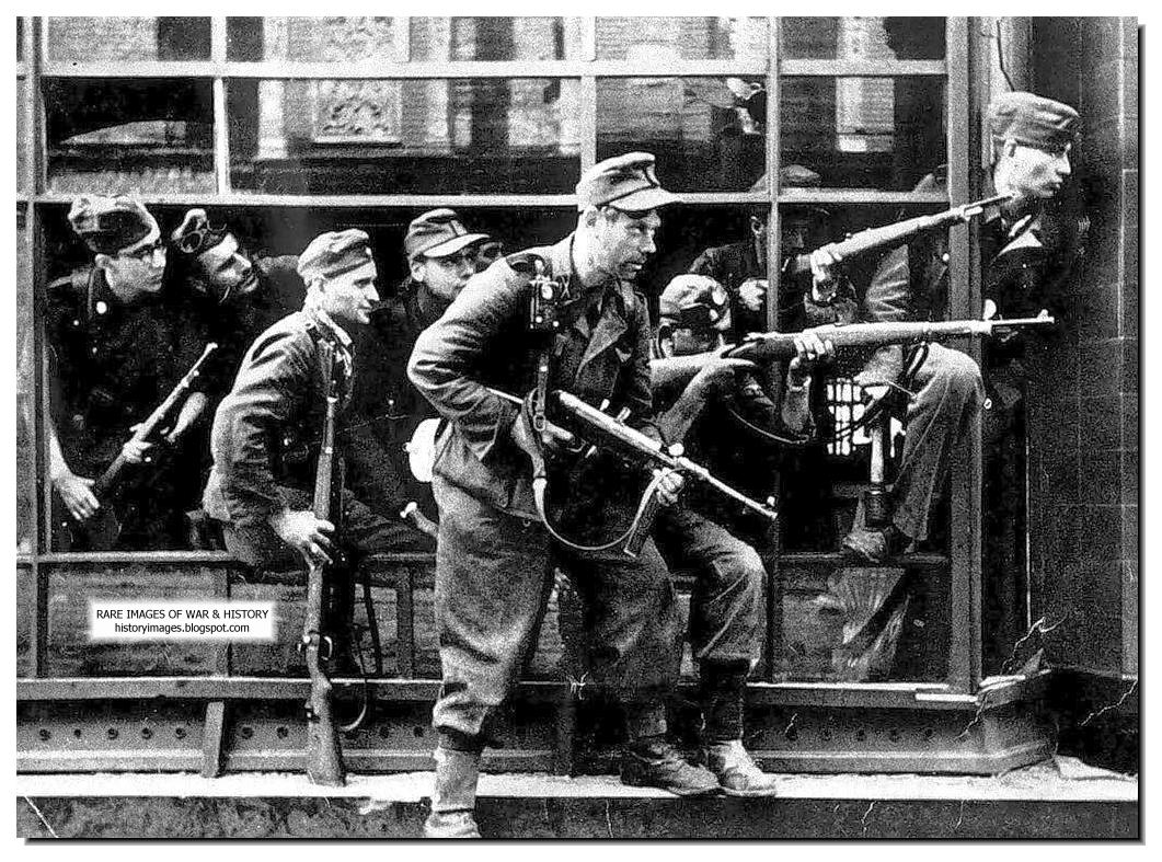 HISTORY IN IMAGES: Pictures Of War, History , WW2: Waffen SS: WW2 Elite ...