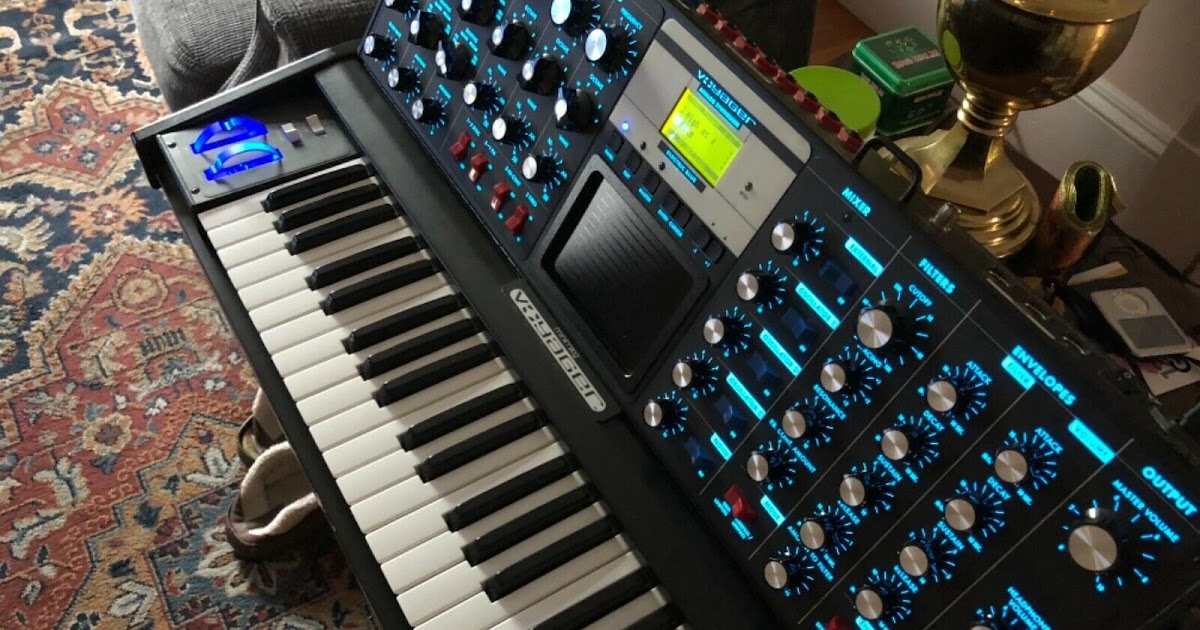 MATRIXSYNTH: Moog Minimoog Voyager Electric Blue Keyboard Synthesizer ...