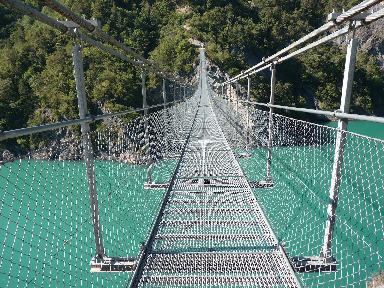 Si près de l'horizon: Passerelles