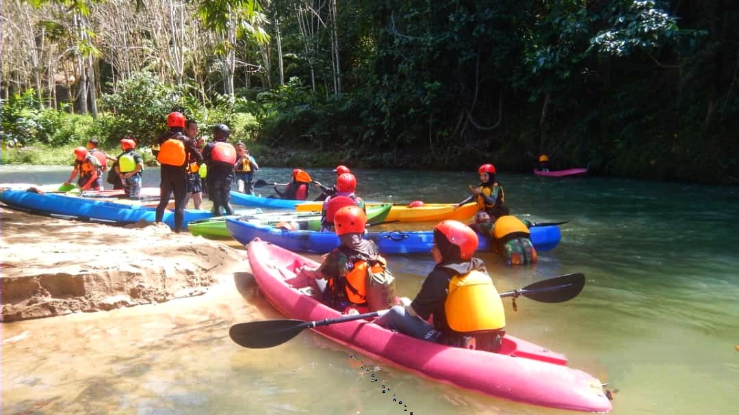 Travelholic: River Kayaking at Sg Beruk in Gerik, Perak