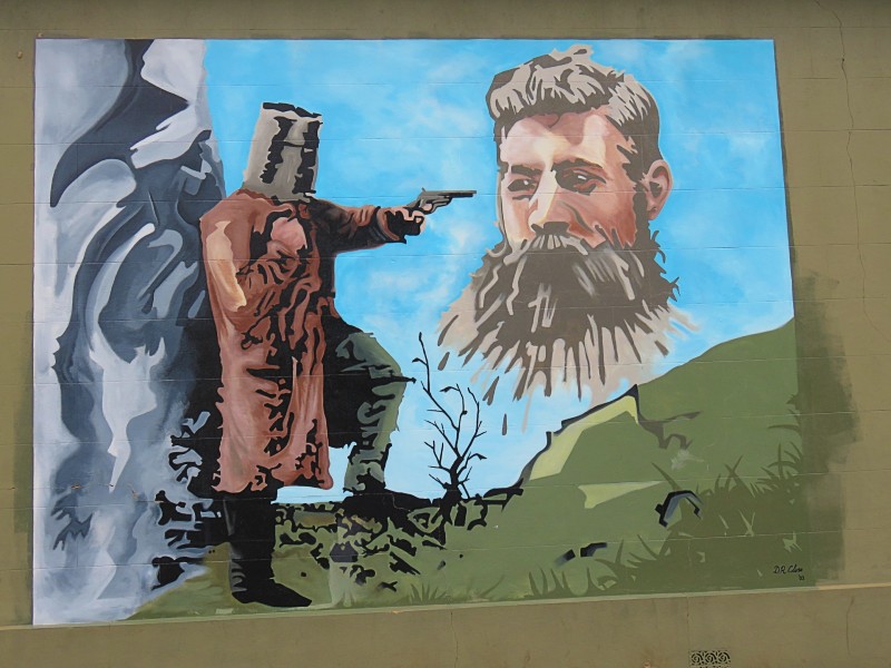 The Travelling Lindfields: A Tour of Ned Kelly Country: Following the ...