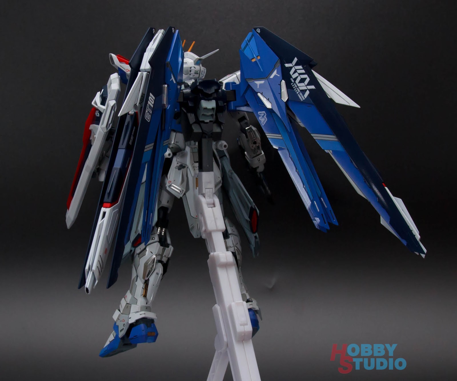 Custom Build: MG 1/100 Freedom Gundam Ver. 2.0 [Detailed]