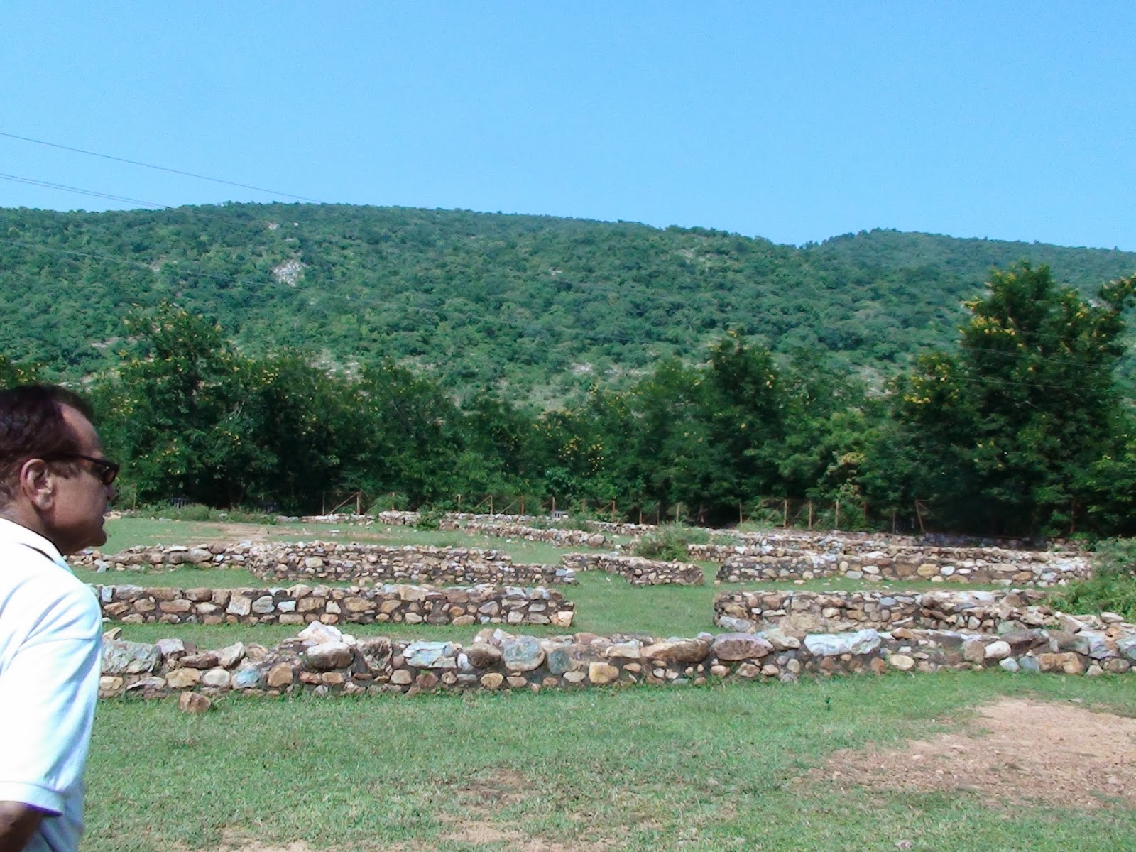 Varsha's travels!: RAJGRIH to RAJGIR- CAPITAL OF MAGADH EMPIRE.