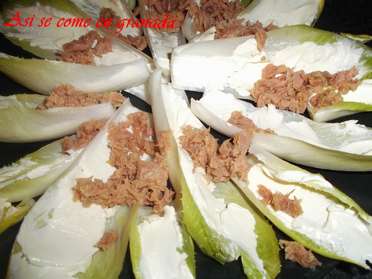 Así se come en Granada.: Endivias frescas rellenas