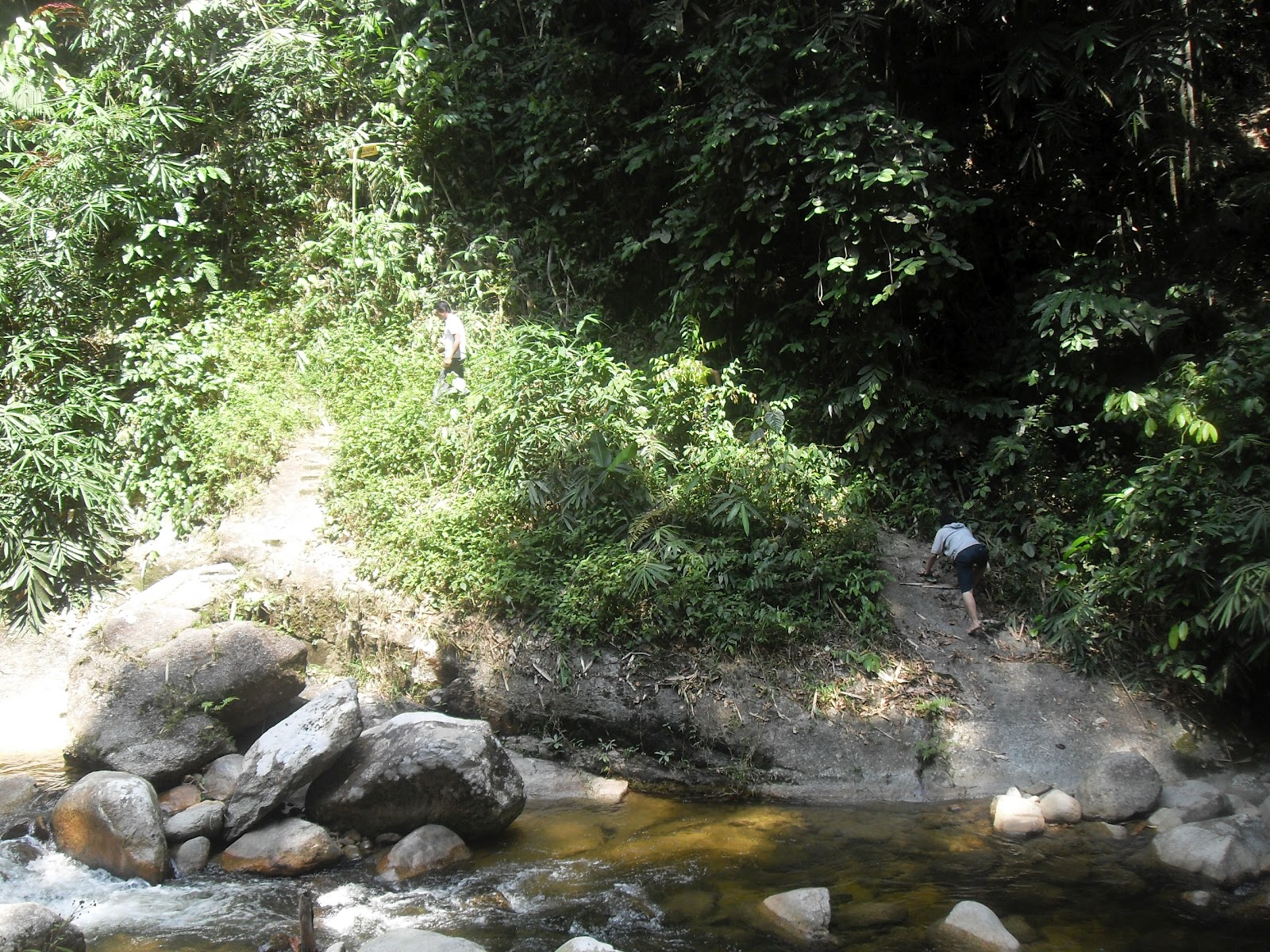 Runner's Tale: 4X4WD EXPEDITION TO LATA BEREMBUN, RAUB, PAHANG.