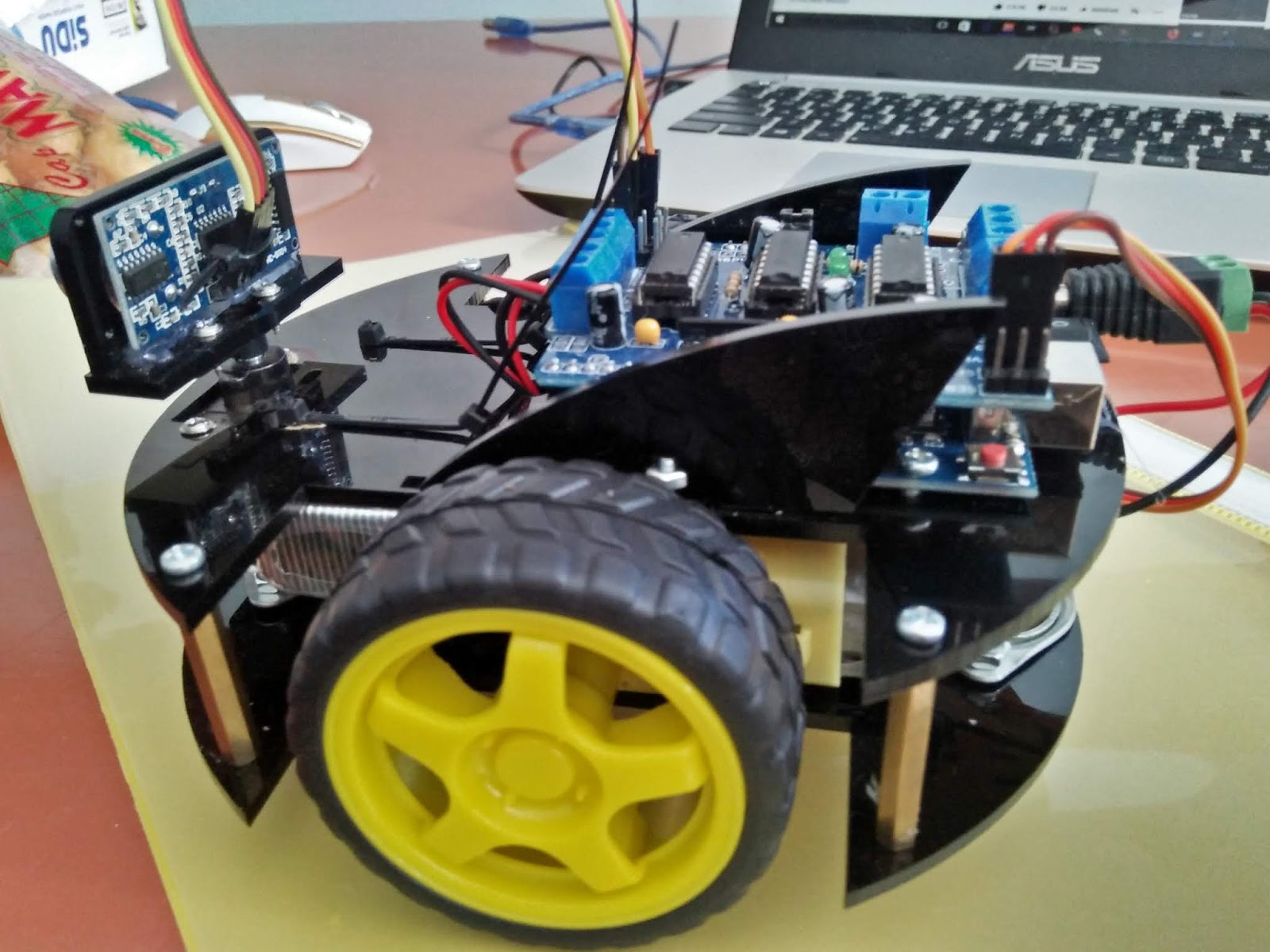Autonomous Robot Avoider ~ Hacking Arduino Project