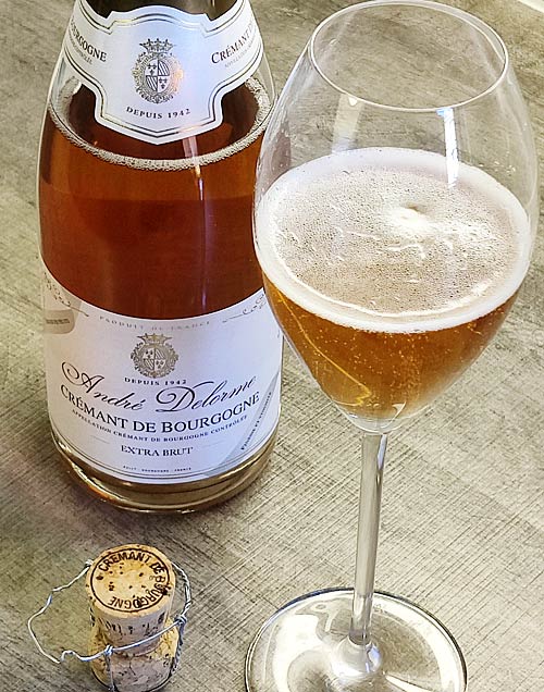 Andre Delorme Crémant de Bourgogne Rosé - elegantti roseekuohuviini ... Andre Delorme Crémant de Bourgogne Rosé - elegantti roseekuohuviini ...