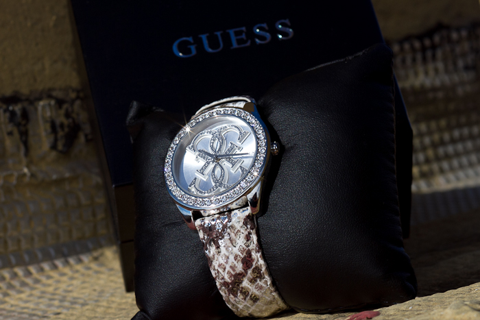 Guess Watches Special Limited Edition: Charity TIME TO GIVE | With Or ...