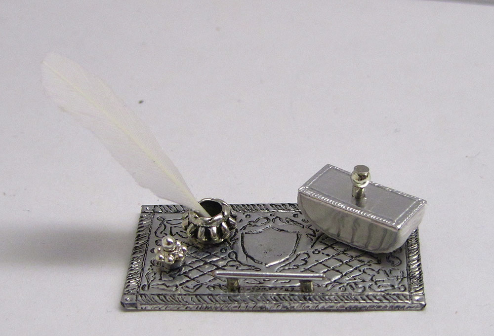 Miniature Dreamworld: Silver writing set