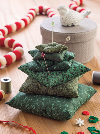 Masterpiece Quilting: O, Christmas Tree & Charming Pincushions ...