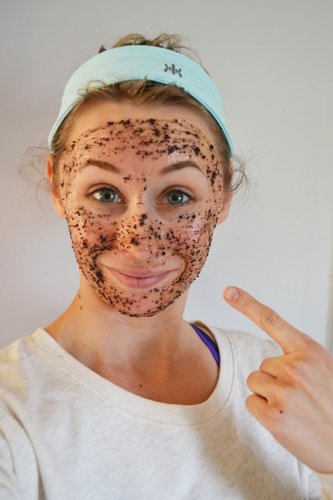 DIY Coffee Face Scrub & Mask | Chronicles of a Knaptime Knitter