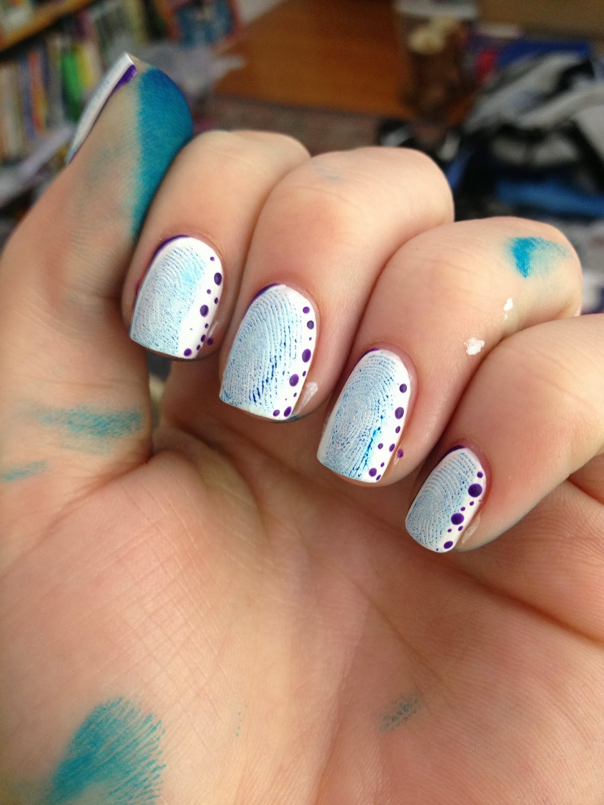 WeeklyWackyNails: Fingerprint Nails