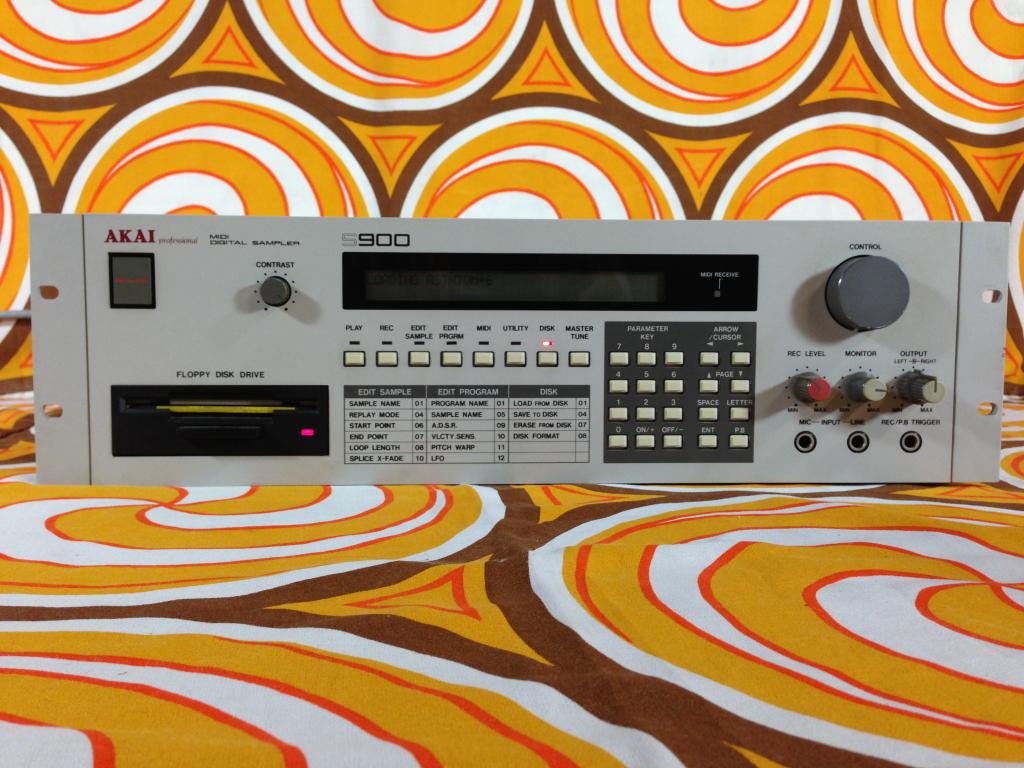 MATRIXSYNTH: Akai S900 12 bit Rack Sampler w/ 8-Outputs+Disks