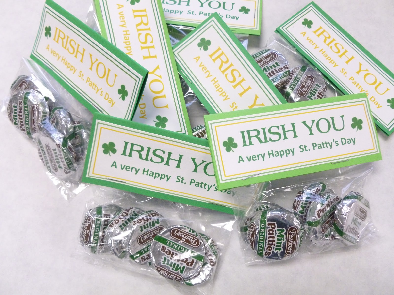 ScrapNteach2: Free St. Patrick's Day goody bag topper