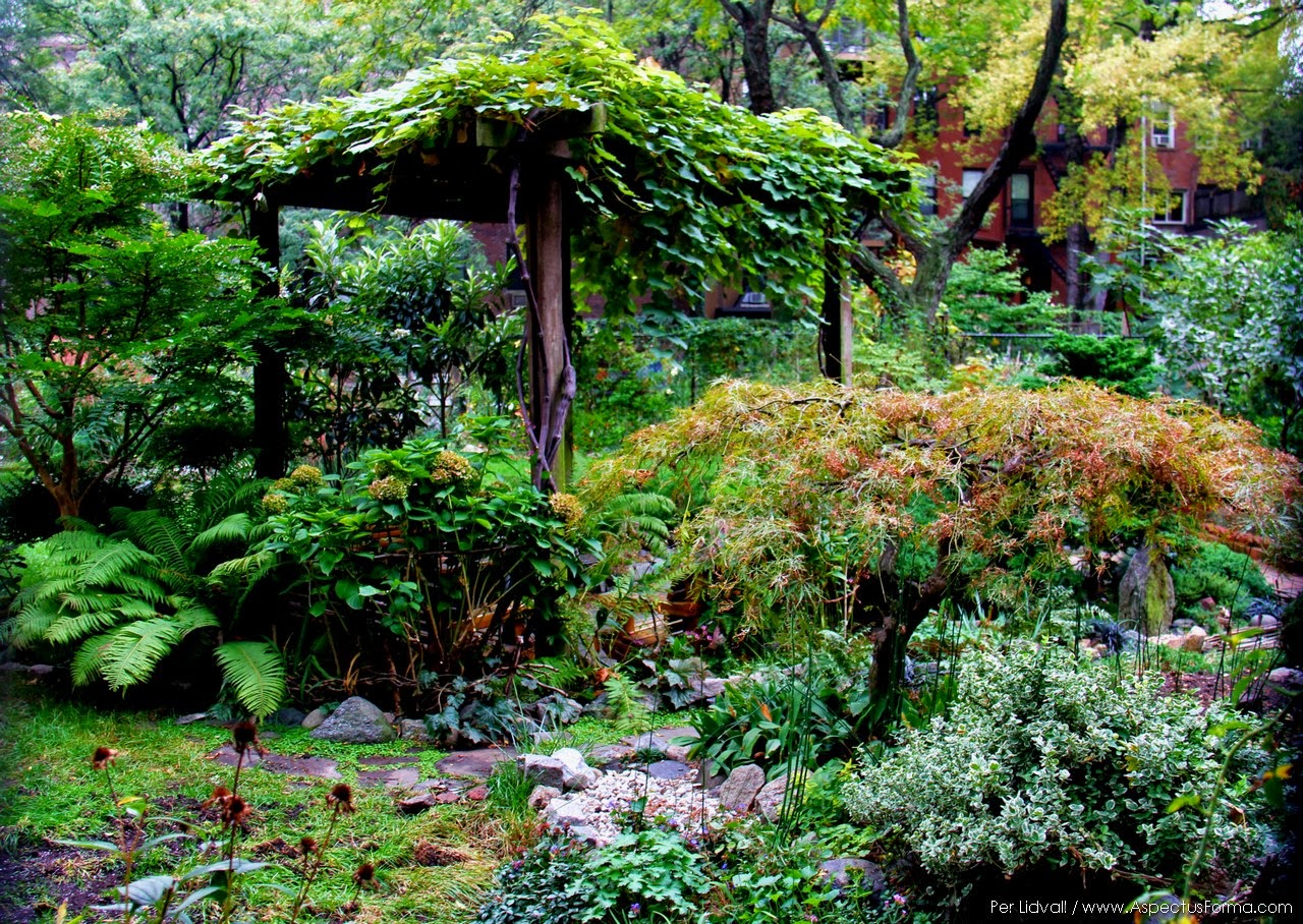 LEUFSTA 3 SOUTH: Inspiration Clinton Community Garden & Bryant Park in ...