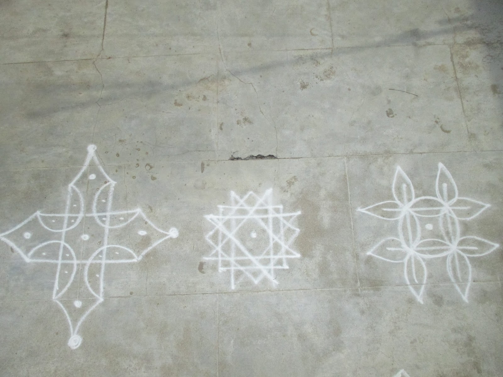 Easy apartment kolam