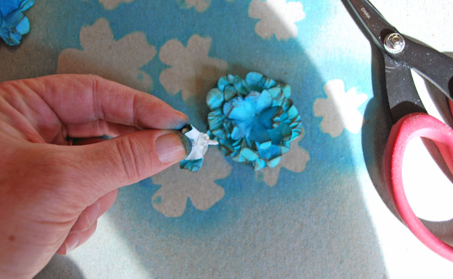 A Wonderful Mess: Shabby Chic Flower Tutorial
