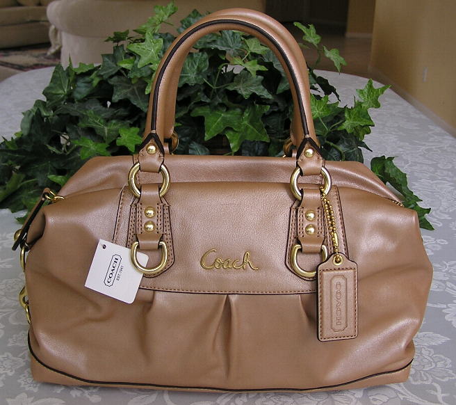 PARIS CITY FASHION: COACH SATCHELS