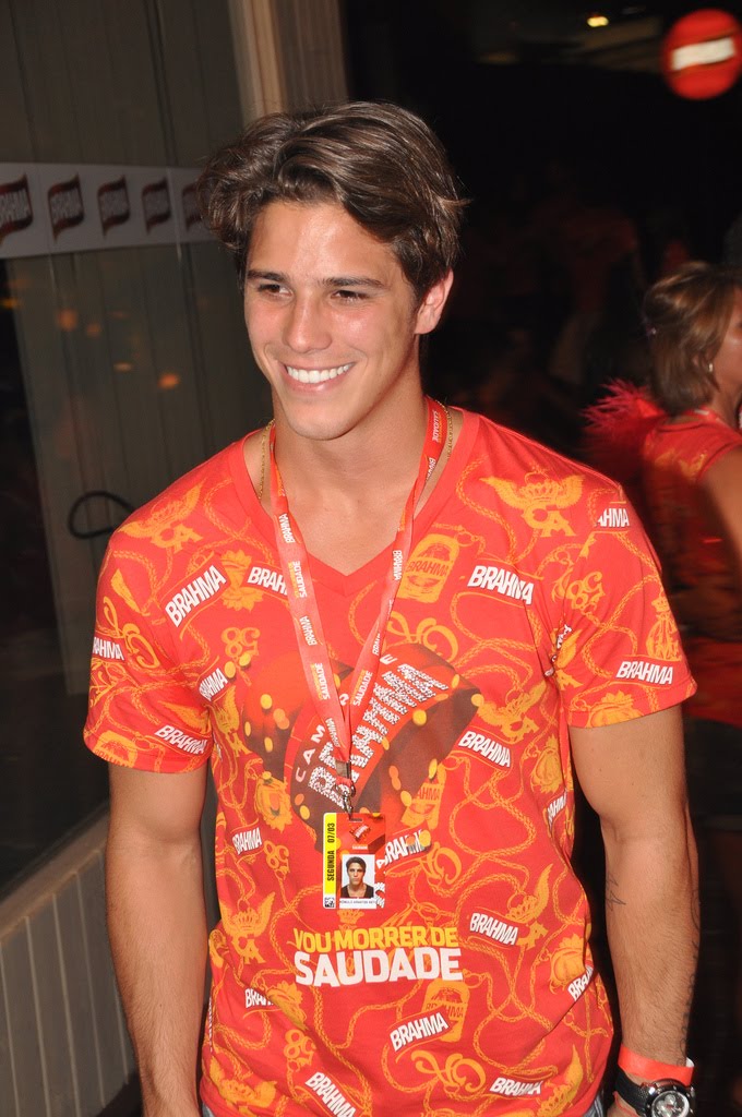 DE TODO UN POCO: GATO DO DIA : RÔMULO ARANTES NETO