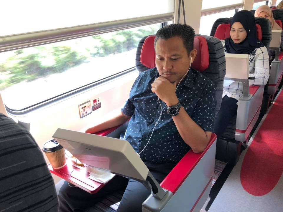 KTM 推出了 Business Class coach - ETS trains