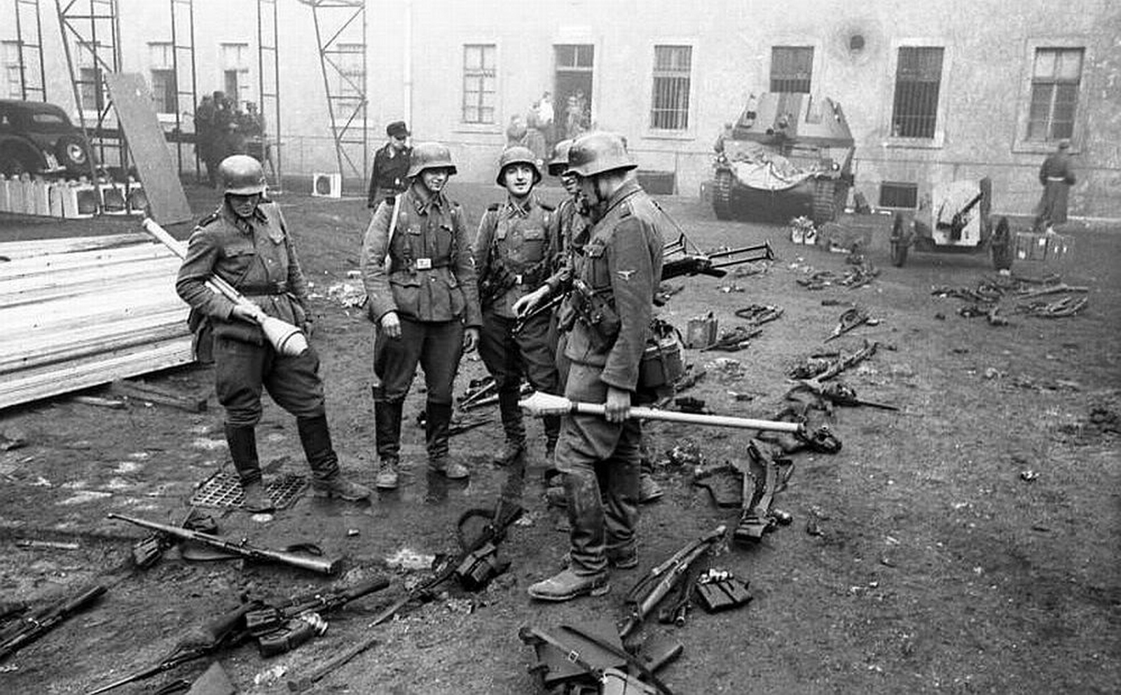 World War II Pictures In Details: SS Soldiers With Captured Hungarian ...