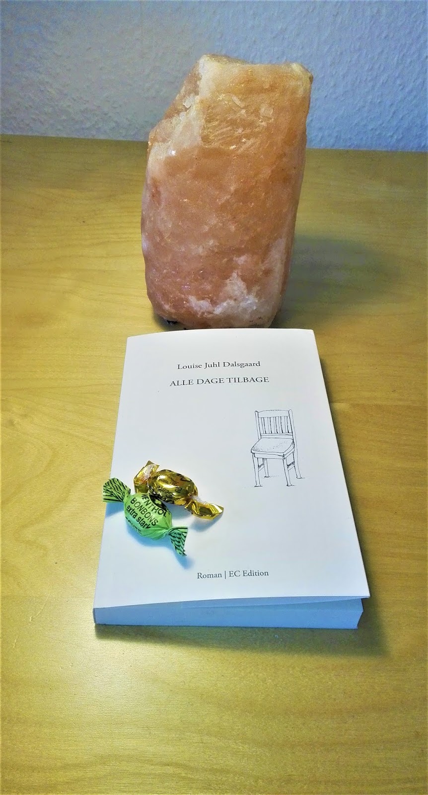 ALLE DAGE TILBAGE af Louise Juhl Dalsgaard