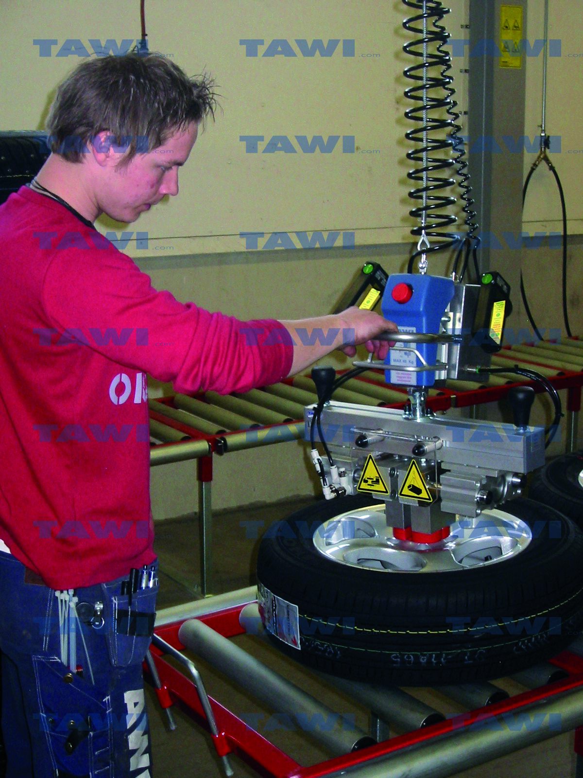 Hoist for Efficient and Safe Lifting