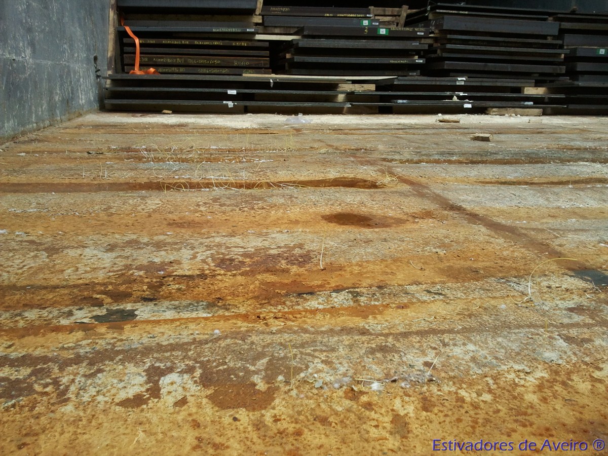 Descarga de chapas ~ Estivadores de Aveiro
