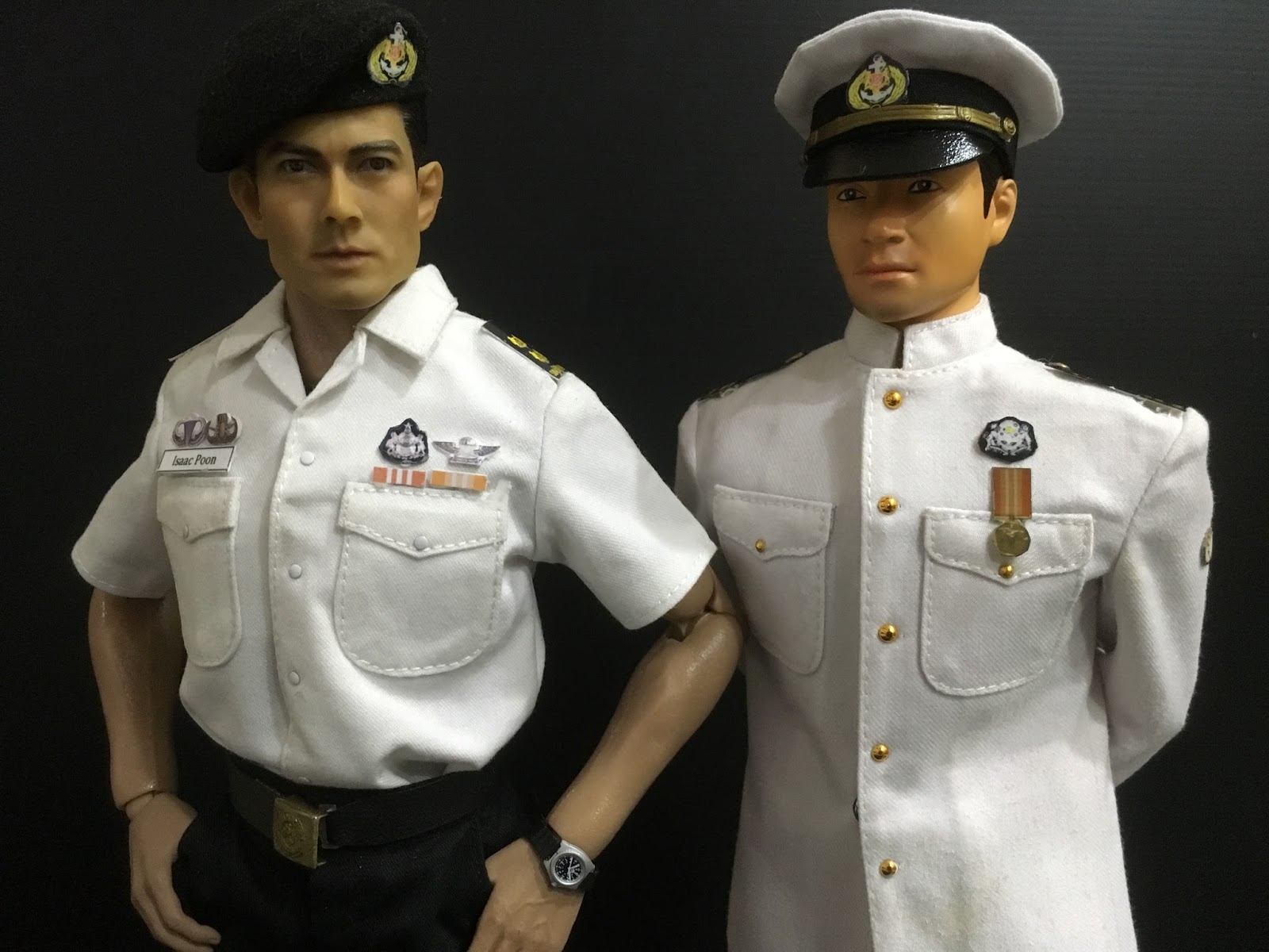1/6 Gallery: RSN Naval Diver Officers in No. 1 & 3 Uniform