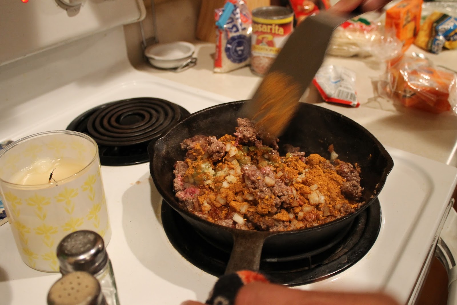 Teddy Tries It!!: Gary's Frito Burritos