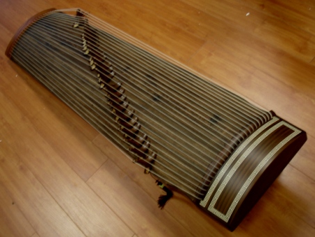 INSTRUMUNDO Instrumentos Musicales: Kayagum