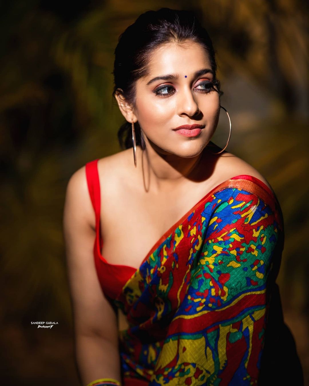 Anchor Rashmi gautam latest glams photoshoot