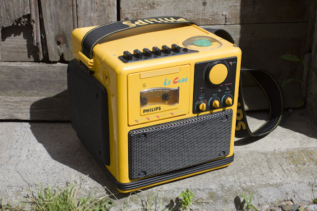 The Vintage Perception: RADIO K7 PORTABLE "LE CUBE" by PHILLIPS 1985