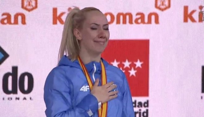 ΕΝΝΕΑ ΕΤΗ ΦΩΤΟΣ: ΚΑΡΑΤΕ: ΠΑΓΚΟΣΜΙΑ ΠΡΩΤΑΘΛΗΤΡΙΑ Η ΕΛΕΝΗ ΧΑΤΖΗΛΙΑΔΟΥ