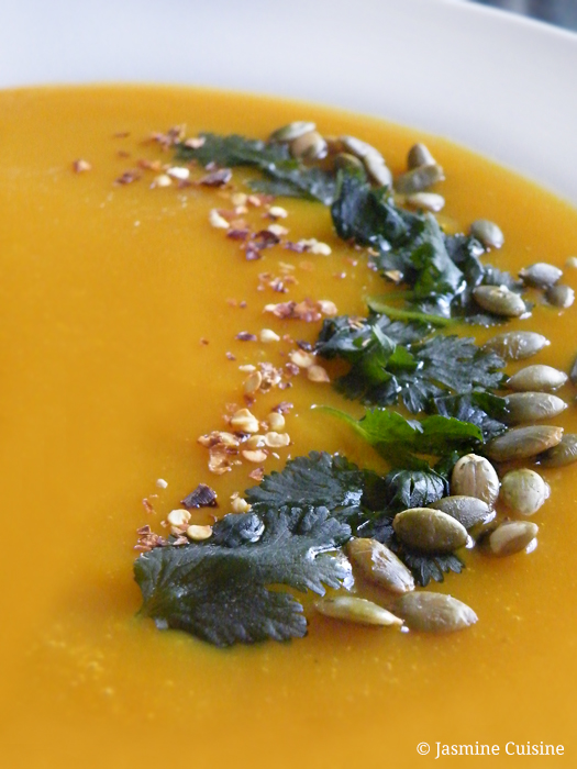 Potage de courge butternut à la thaïlandaise (végane) - Jasmine Cuisine