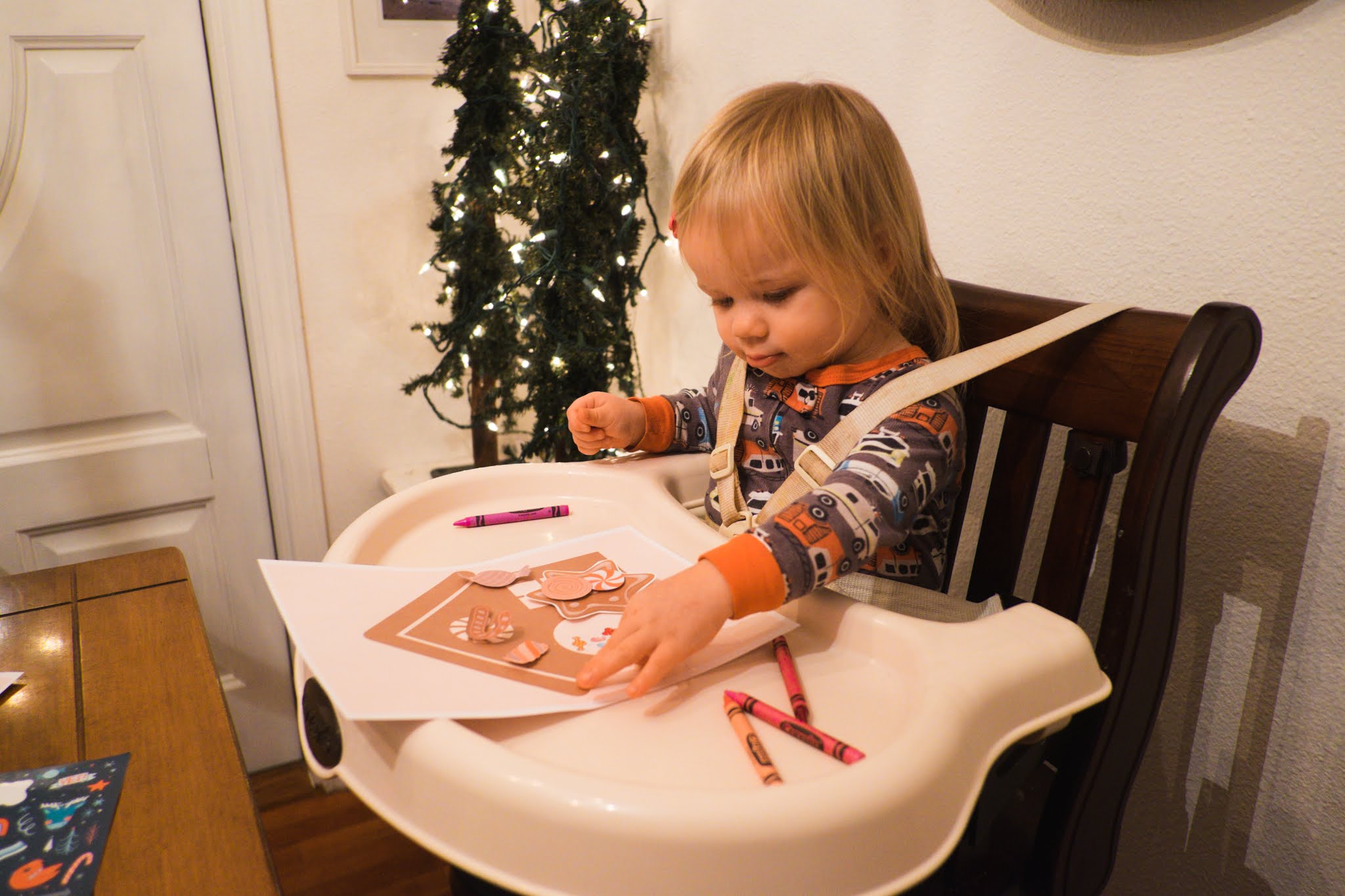 Domestic Fashionista: Holiday Mode: Around The House + Activities We ...