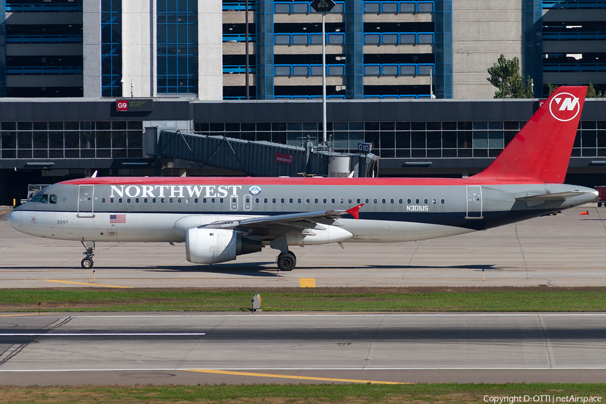 Airbus Hamburg Finkenwerder News: A320-211, Northwest Airlines, N301US ...