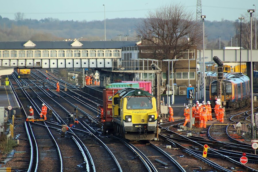 47s and other Classic Power at Southampton: Disruptive Derailment at ...