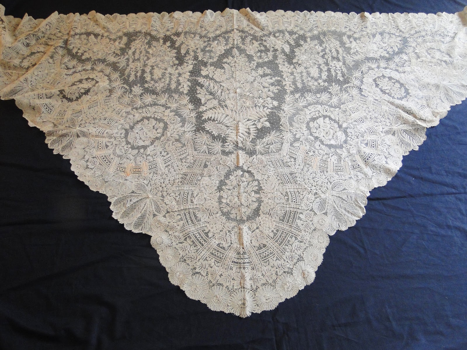 Buyer & Seller of Antique Lace, Fine Linens, Vintage Clothing, Haute ...