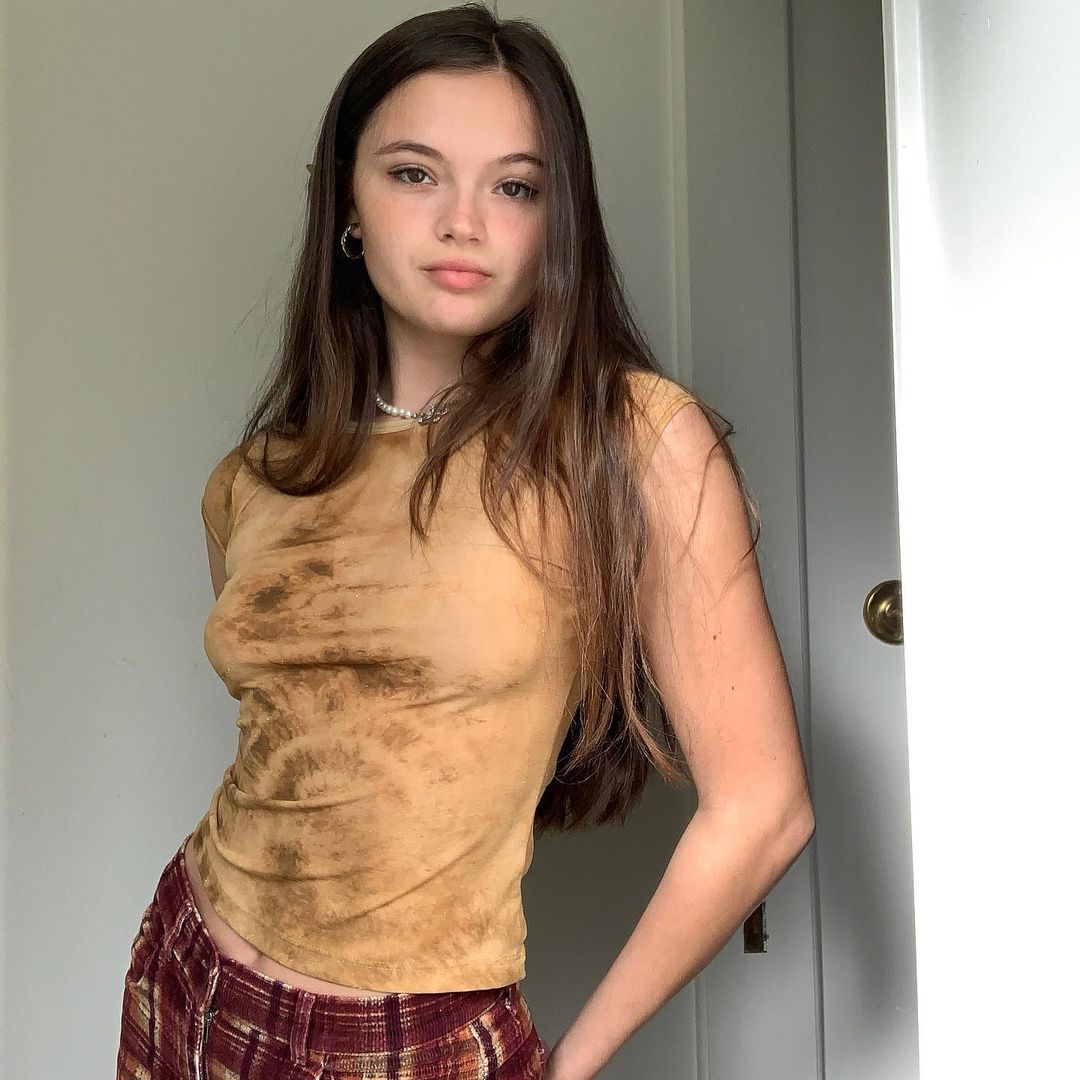 Starlet Arcade: Hot Simone Beres