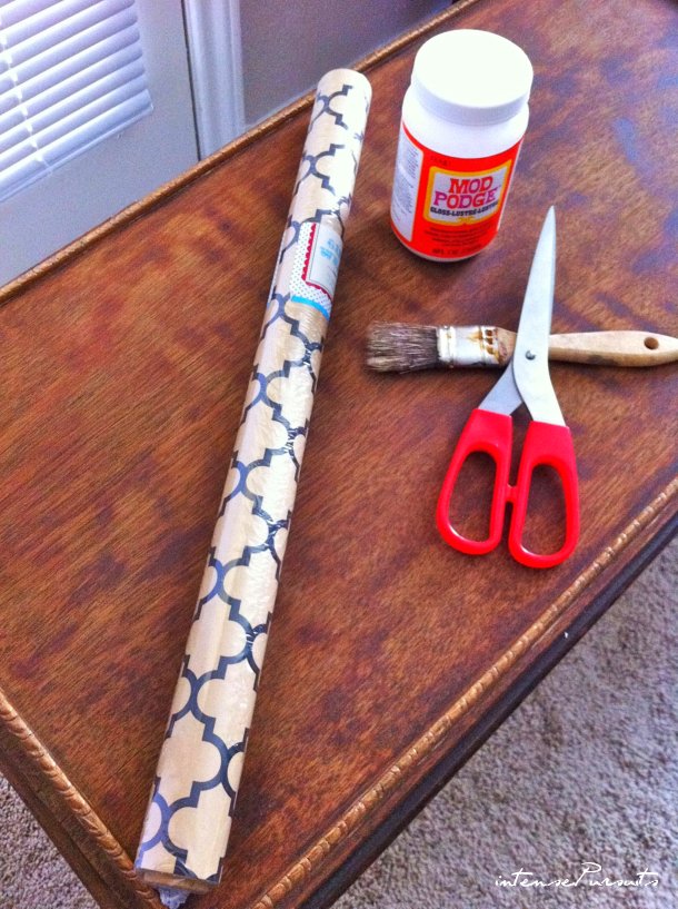 DIY: table top + patterned wrapping paper